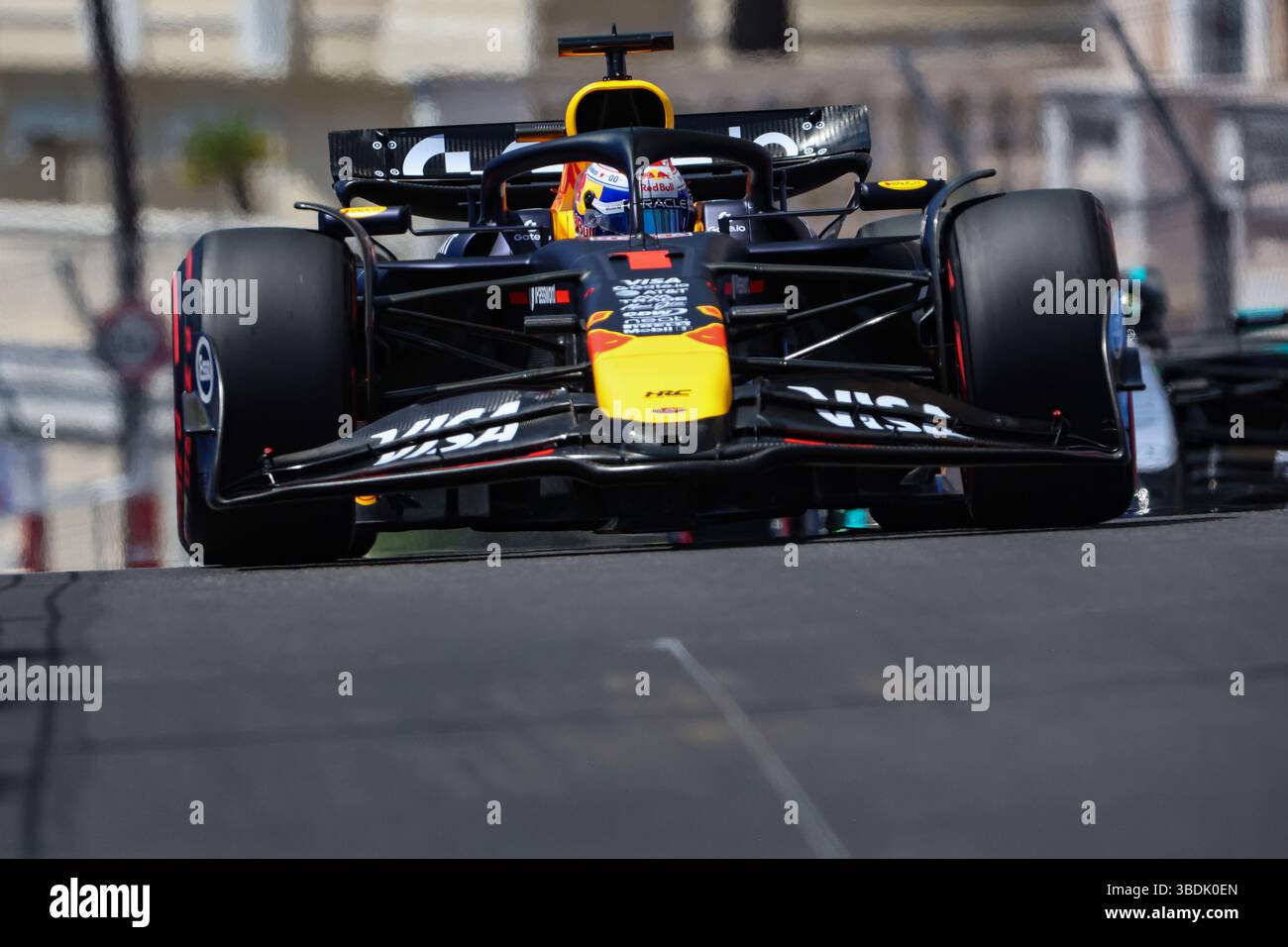 #1 Max Verstappen (NLD) Oracle Red Bull Racing (AUT) Red Bull RB21 ...