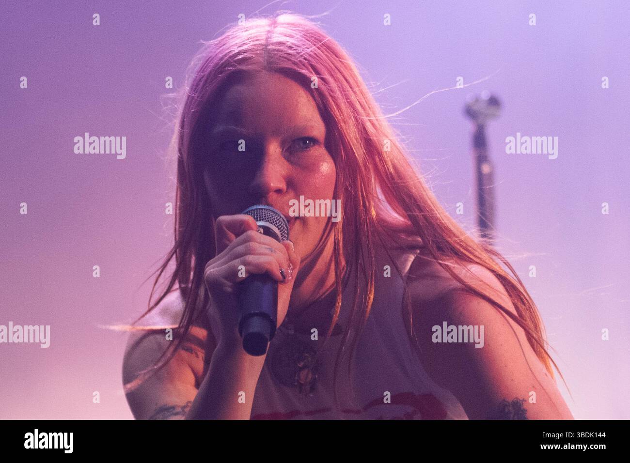 London, UK. 24 May 2025. Lead singer Rhian Teasdale of English indie ...