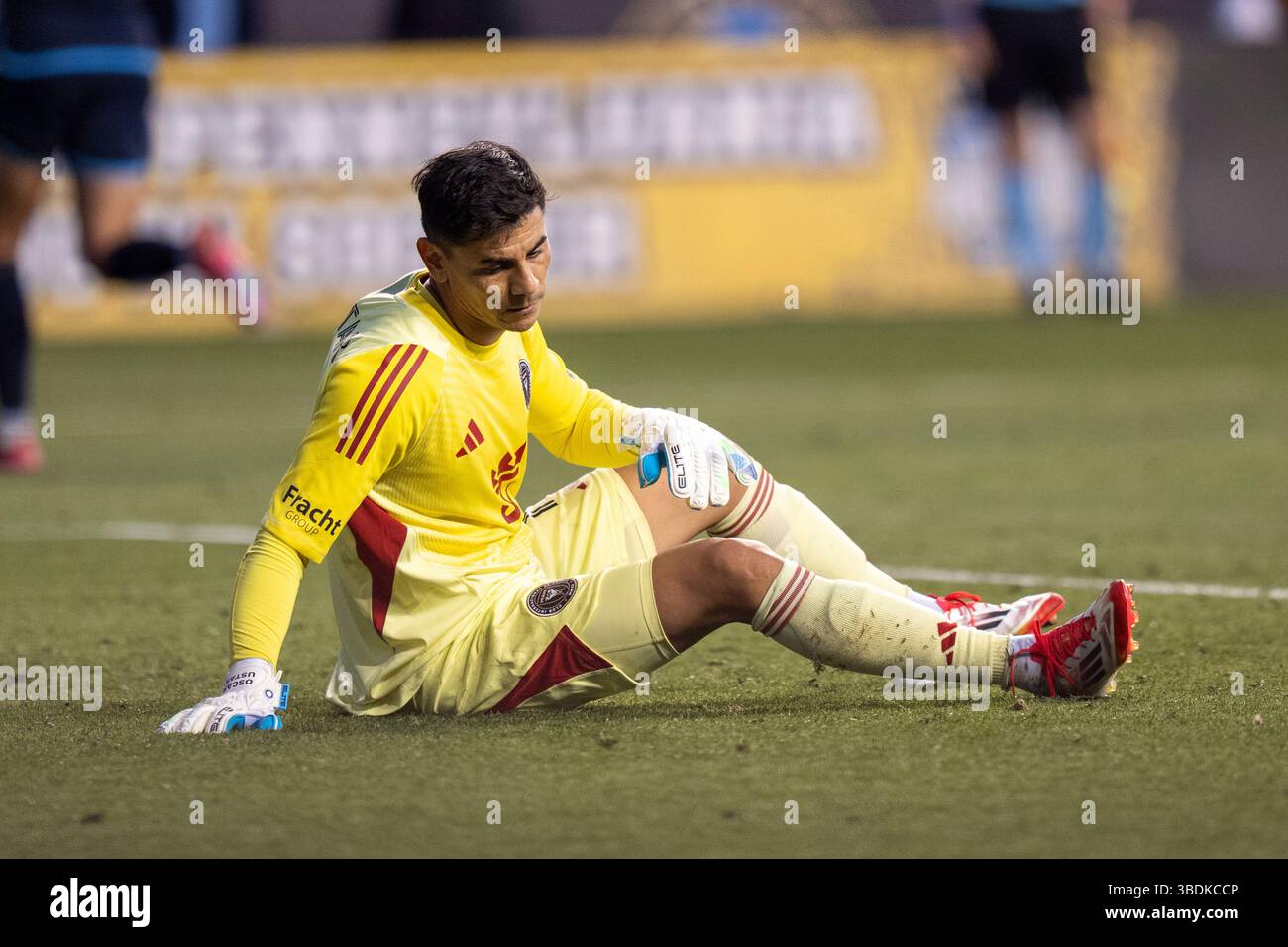 Inter Miami's Oscar Ustari reacts after giving up a second goal during ...