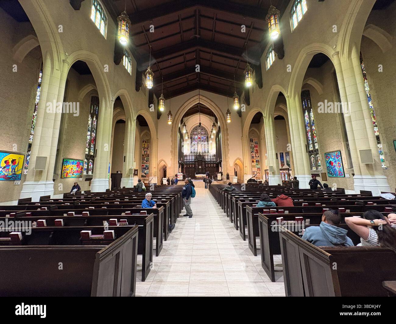 Metropolitan United Church. Interior view of the large church with rows ...