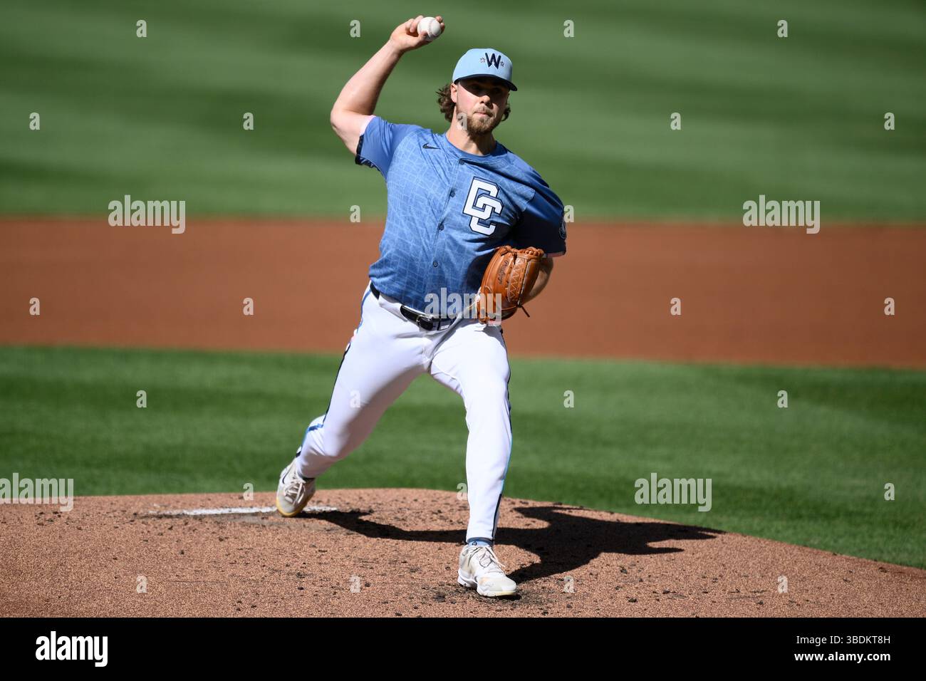 Washington Nationals starting pitcher Jake Irvin (27) in action during ...