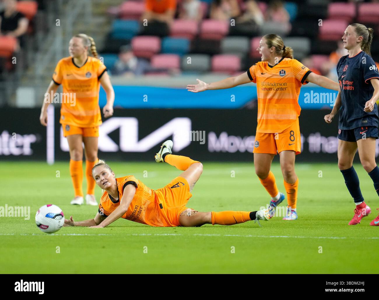 Houston, Texas, USA. 24th May, 2025. Houston Dash defender NATALIE ...
