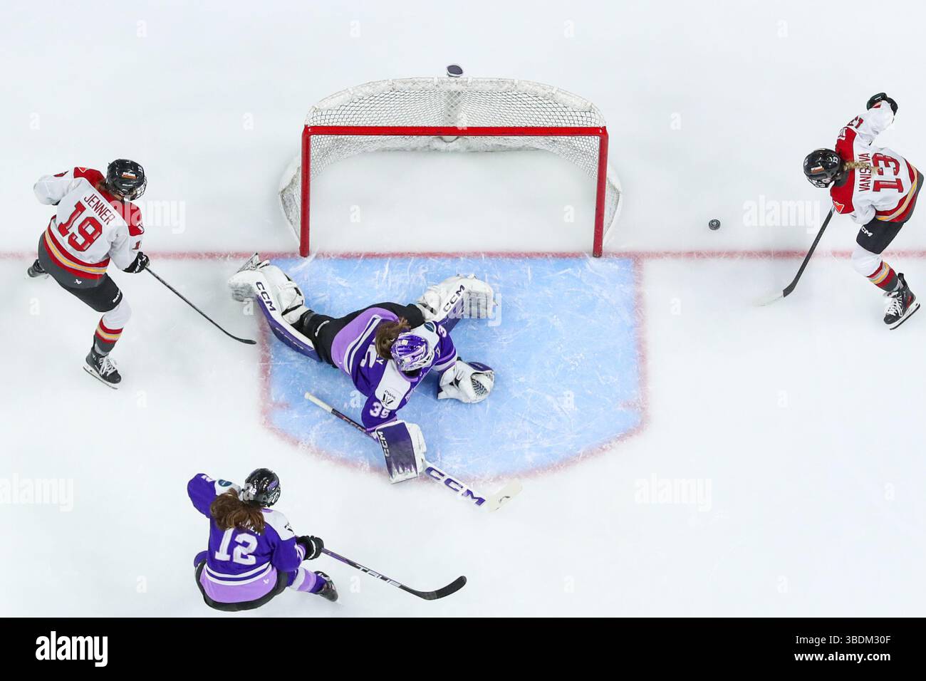 May 24th, 2025: Minnesota Frost goalie Maddie Rooney (35) makes a ...