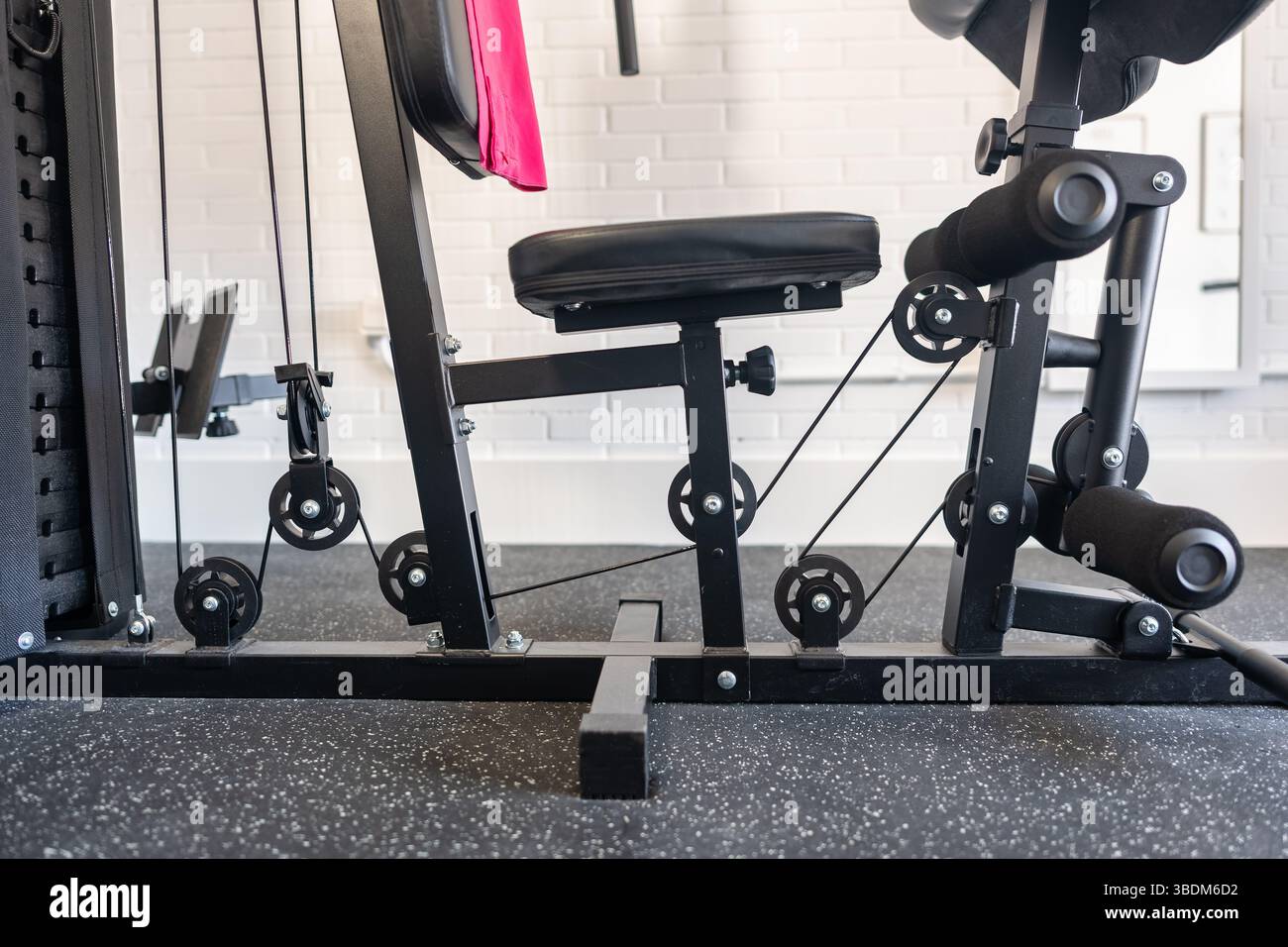 Weight machine with pulleys and weight discs to improve strength and ...