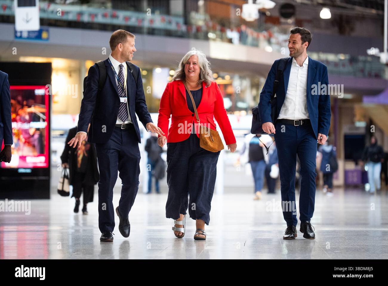 Transport Secretary Heidi Alexander (centre) arrives in Waterloo train ...