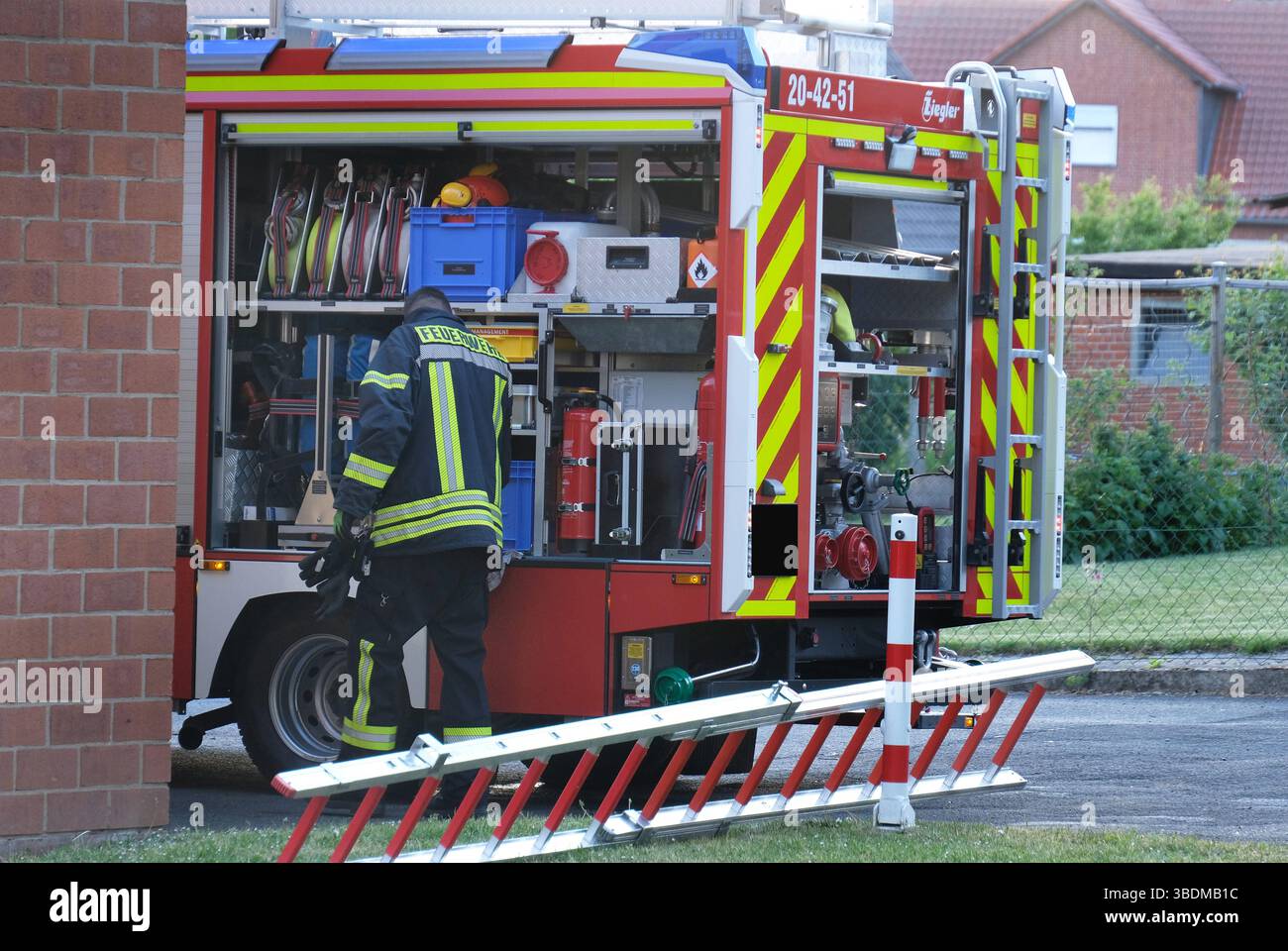 Feuerwehr-Blaulicht Feuerwehr in verschiedenen Bildern und Aktionen in ...
