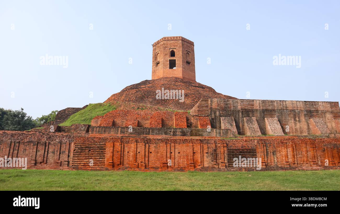 India, Uttar Pradesh, Varanasi, Sarnath, Chaukhandi Stupa, Ancient ...