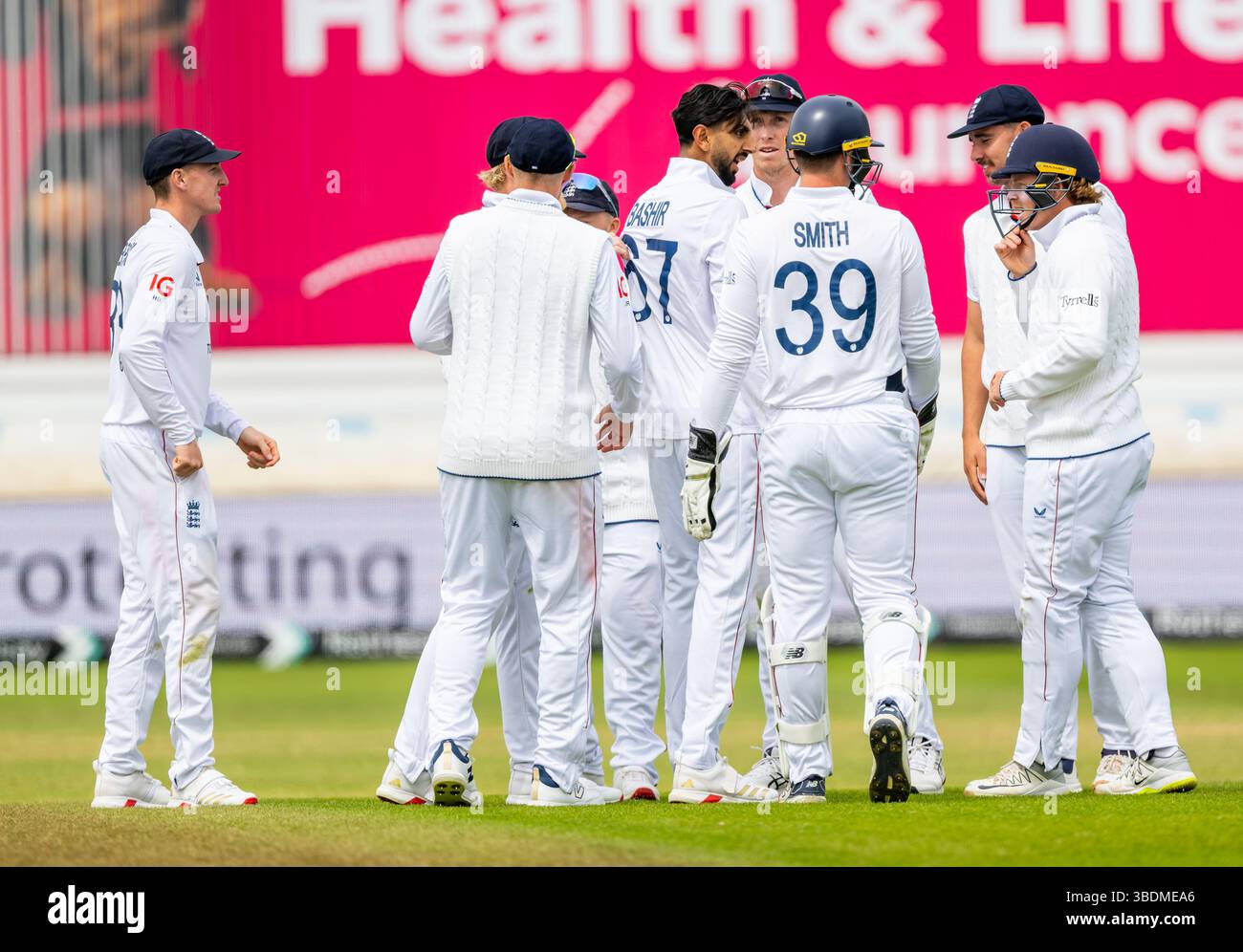 Zimbabwe cricket team celebrate hi-res stock photography and images - Alamy