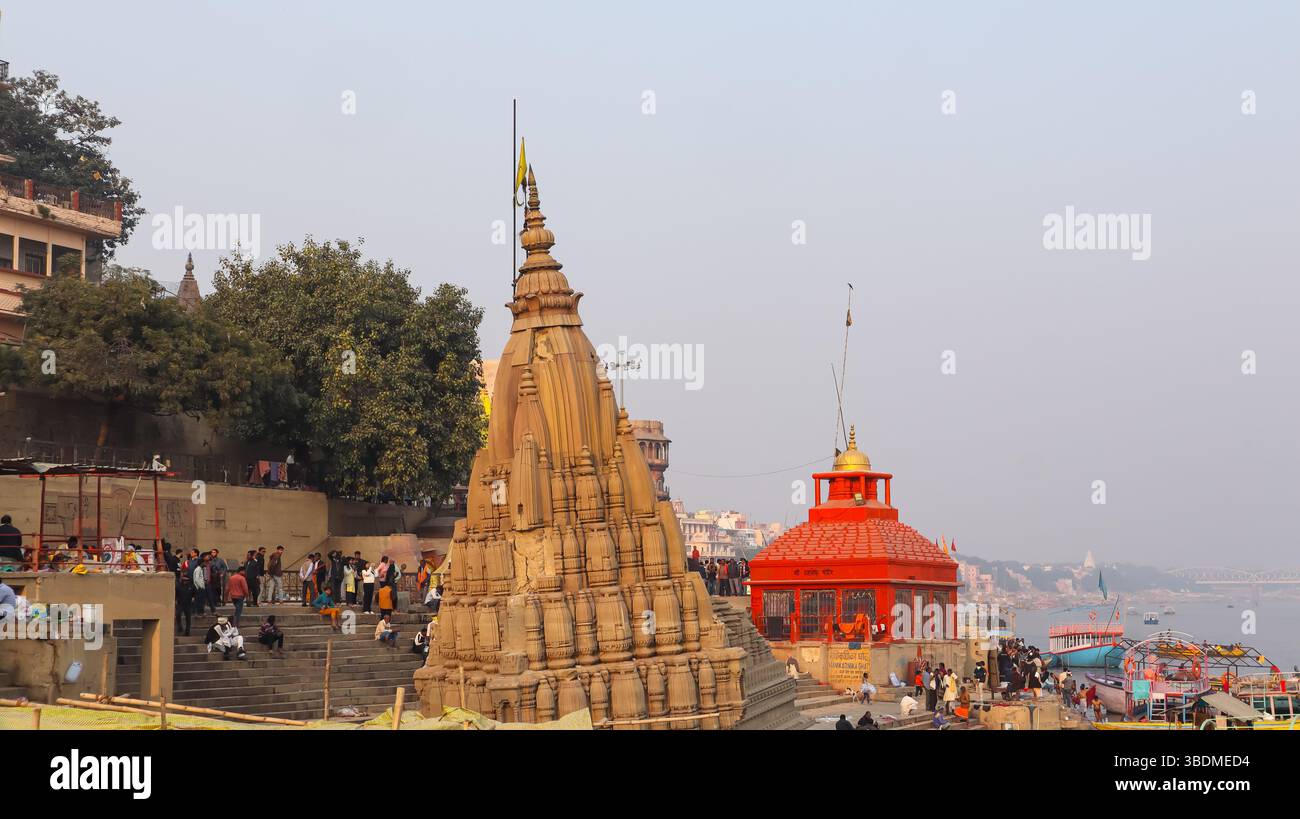 India, Uttar Pradesh, Varanasi, Ratneshwar Mahadev Temple, The Leaning ...