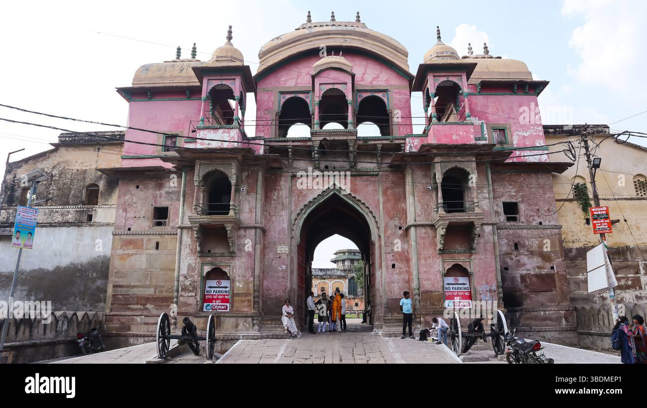 India, Uttar Pradesh, Varanasi, Ancient Architecture of Ghats of ...