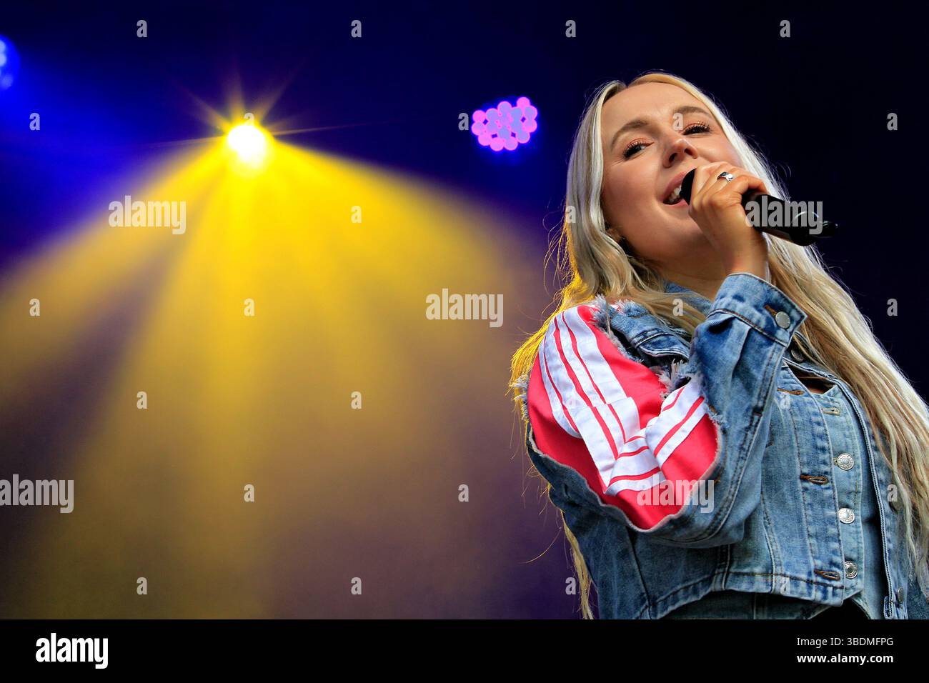 Brampton, Canada. 24th May, 2025. Canadian country music singer ...