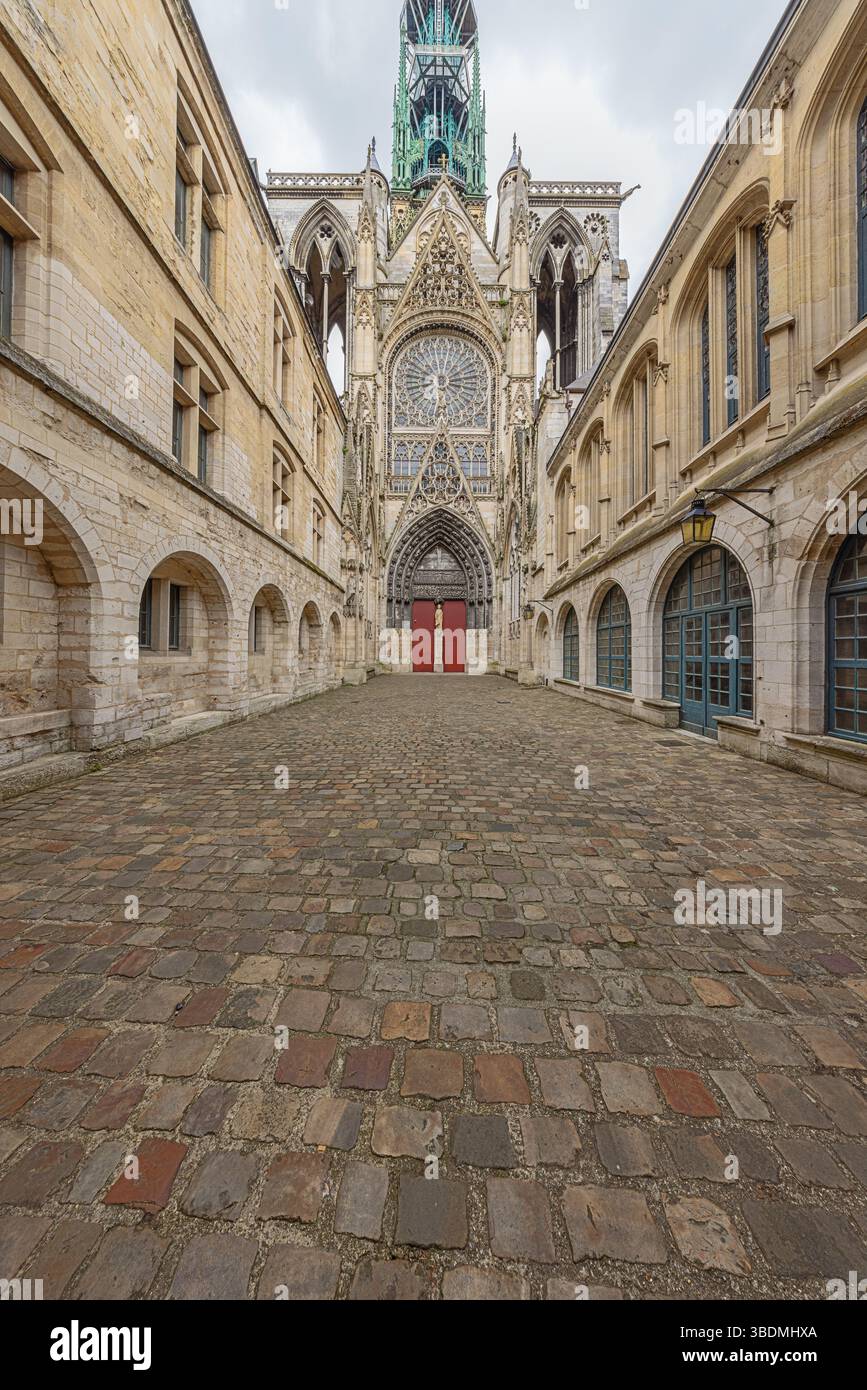 Wide view of a side entrance of the Notre Dame Cathedral in Rouen with ...