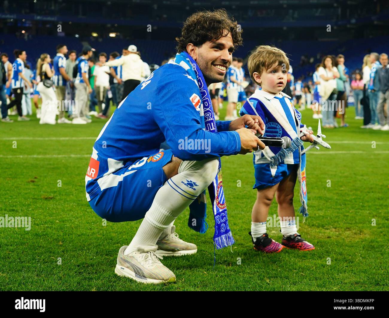 Barcelona, Spain. 25th May, 2024. Leandro Cabrera of RCD Espanyol with his son during the La ...