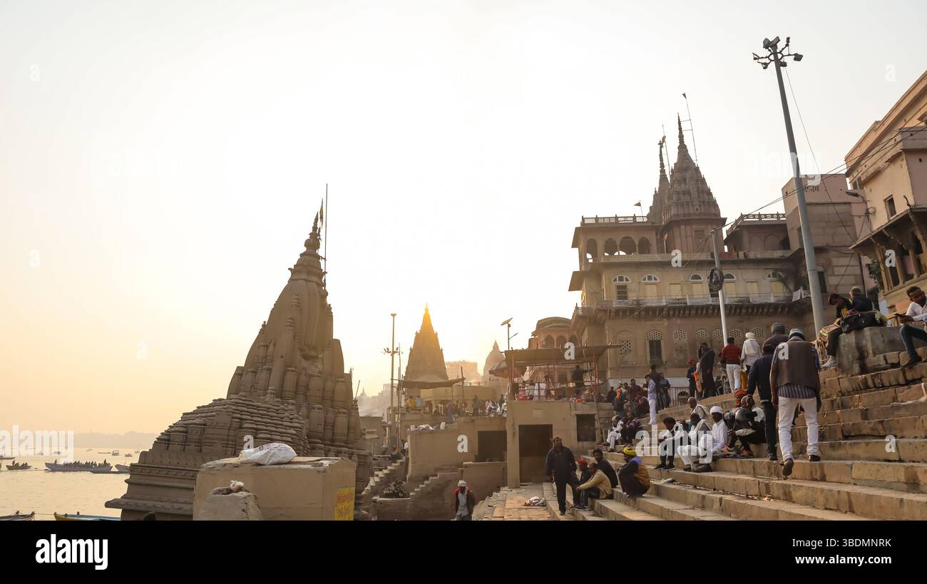 India, Uttar Pradesh, Varanasi, Ratneshwar Mahadev Temple, The Leaning ...