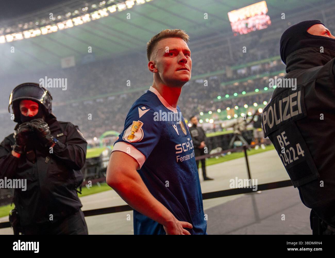 Berlin, Deutschland. 24th May, 2025. Enttäuschung bei Arminia Bielefeld: Hier: Leon Schneider ...