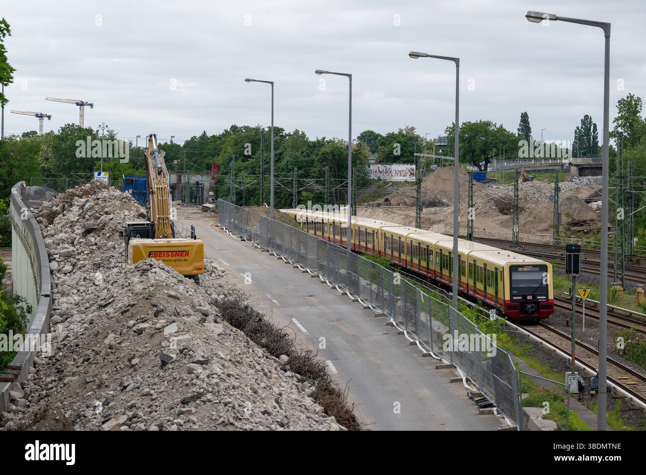Germany 1960s berlin rubble hi-res stock photography and images - Alamy