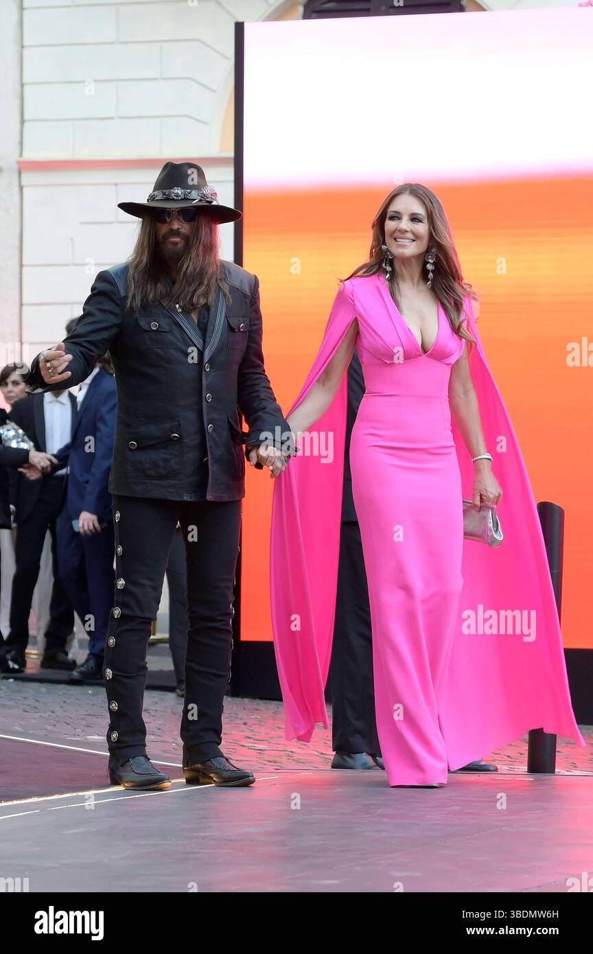Billy Ray Cyrus und Elizabeth Hurley beim Eröffnungsdinner der ...