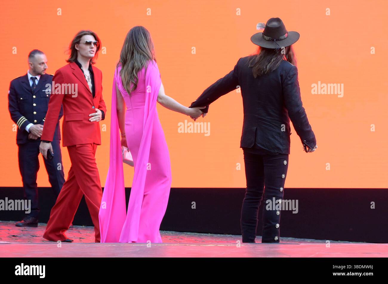 Damian Hurley, Elizabeth Hurley und Billy Ray Cyrus beim ...