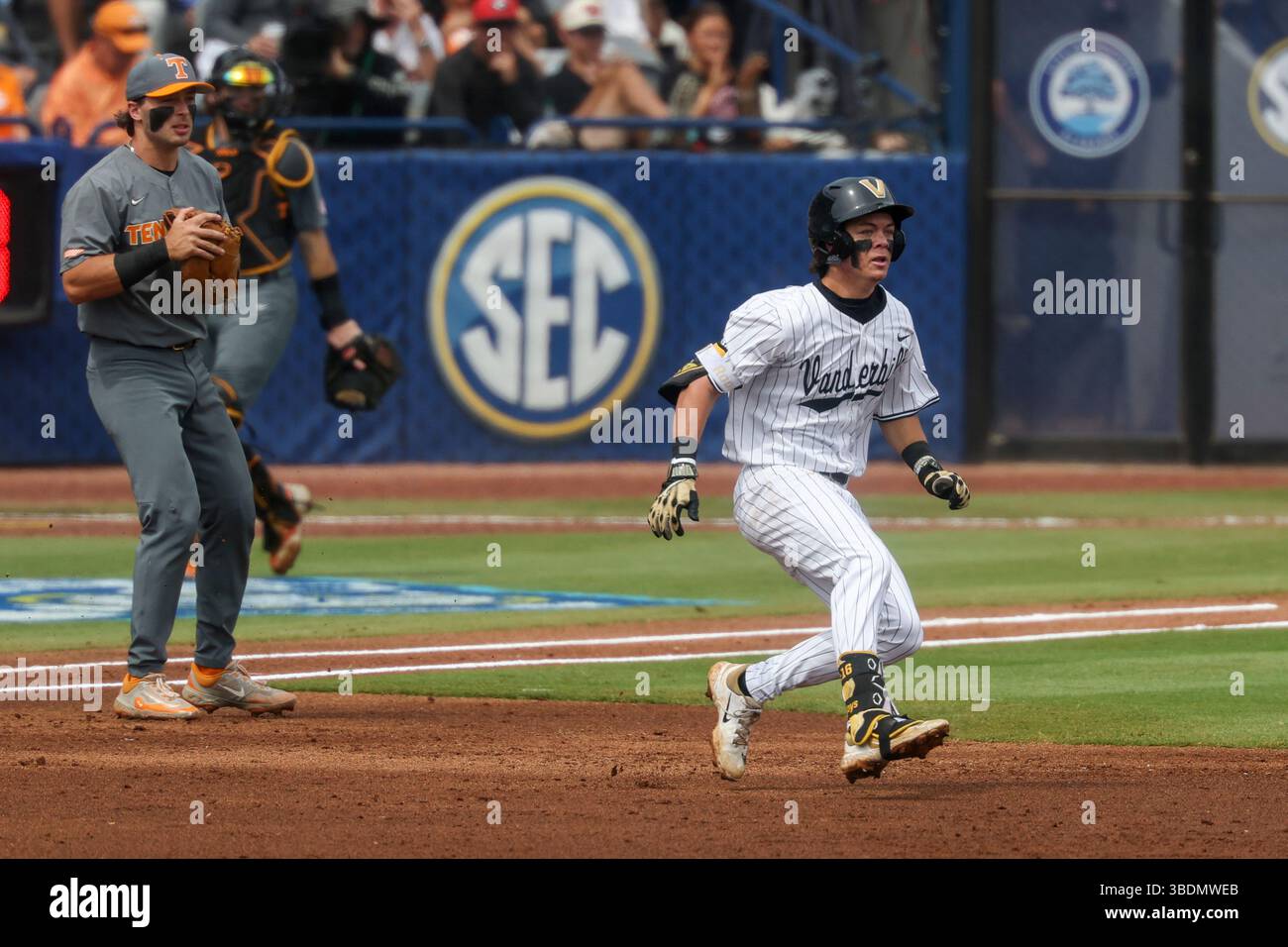 HOOVER, AL - MAY 24: Vanderbilt infielder Rustan Rigdon (19) rounds ...