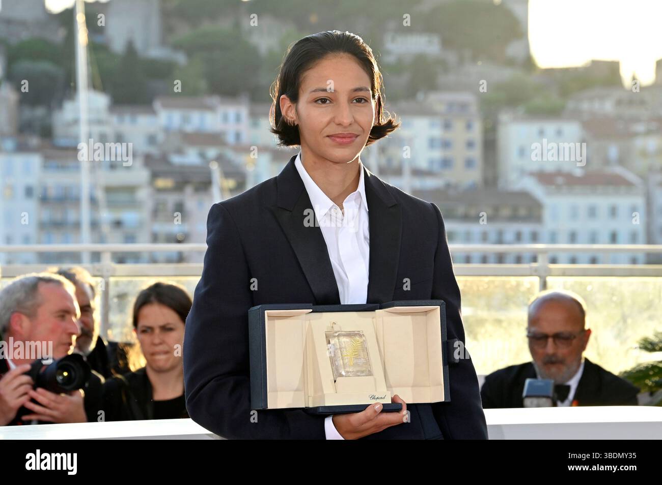 Nadia Melliti mit dem Preis für die beste Darstellerin in 'La petite ...