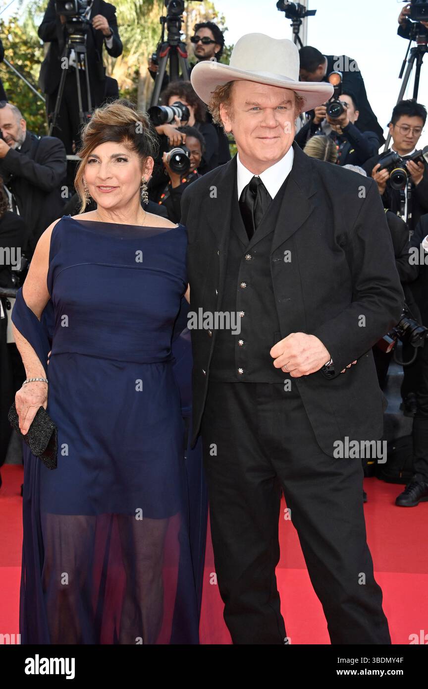 John C. Reilly mit Ehefrau Alison Dickey bei der Closing Ceremony mit ...