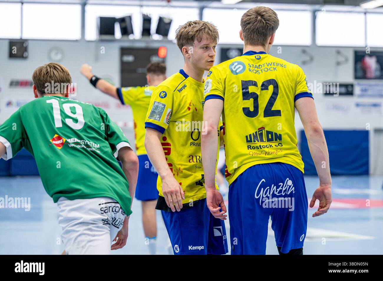 Tim Uhl (HC Empor Rostock, 43), Tom Bialek (HC Empor Rostock, 52 ...