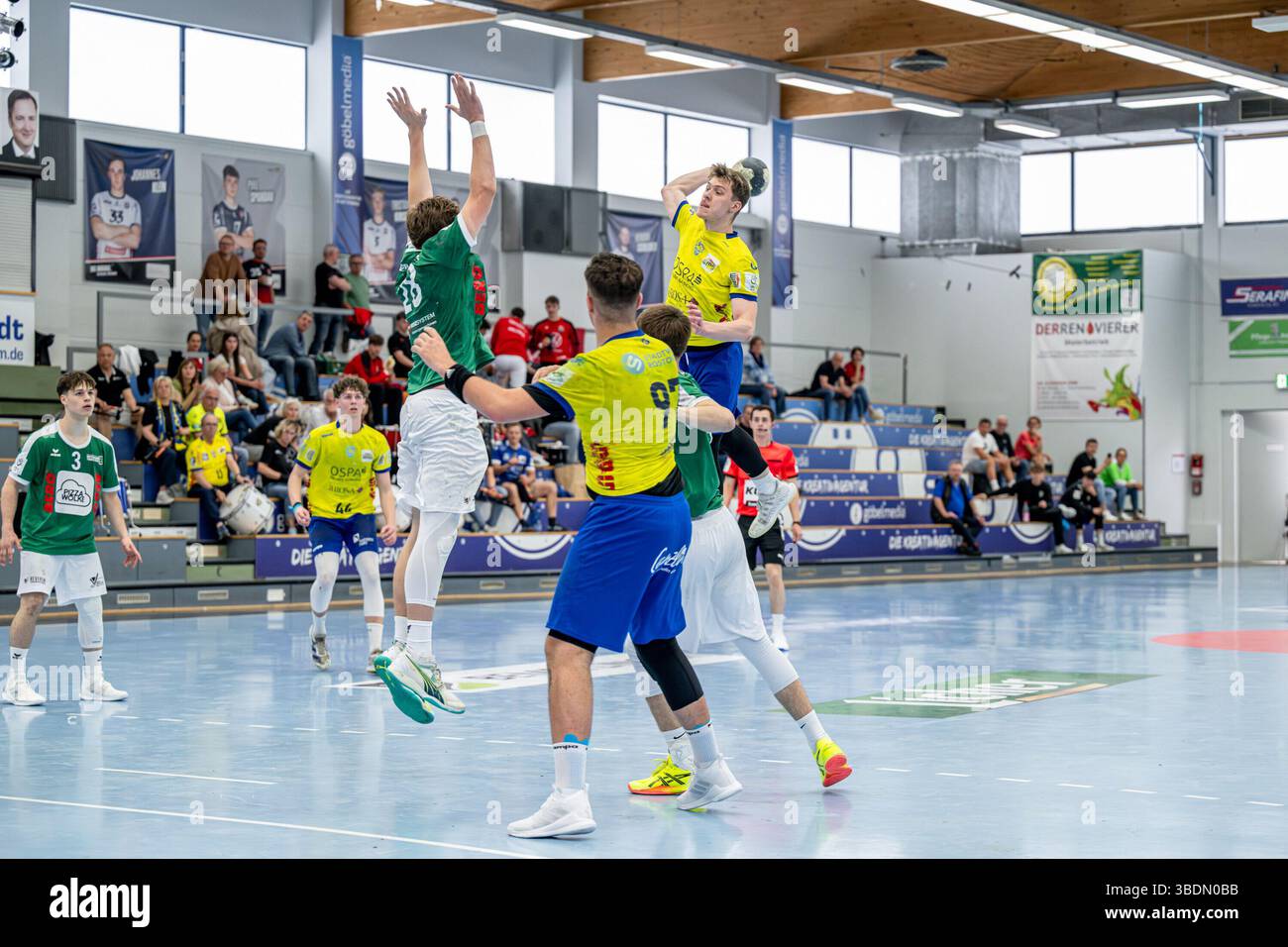 Tom Bialek (HC Empor Rostock, 52), Julius G?mbel (HSG Dutenhofen/M ...