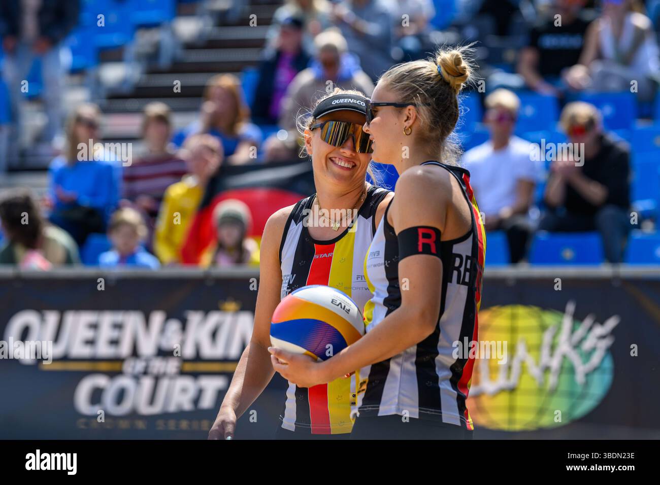 Chenoa Christ, Anna-Chiara Reformat; Queen & King of the Court am 24.05 ...