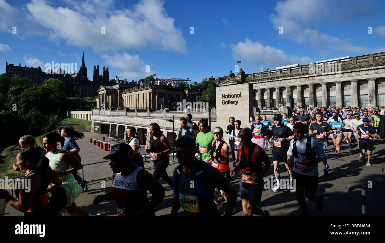 Edinburgh Scotland, UK 25 May 2025. Thousands of runners take part in ...