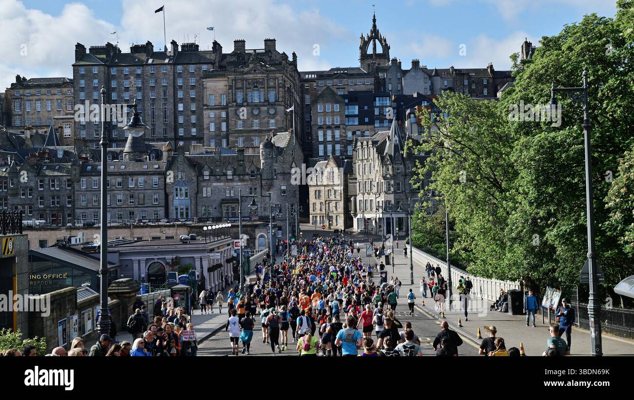 Edinburgh Scotland, UK 25 May 2025. Thousands of runners take part in ...