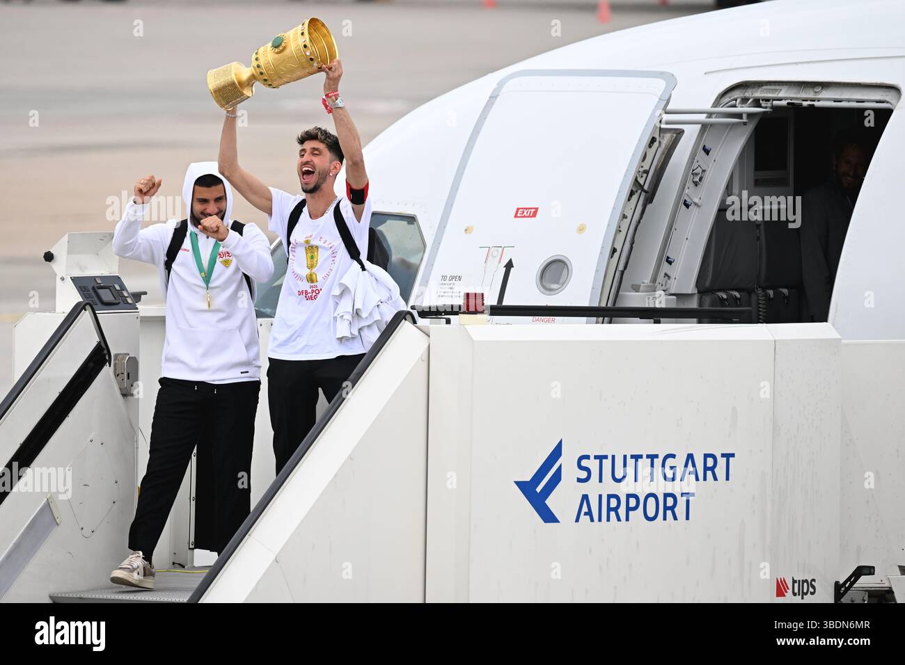 Stuttgart, Germany. 25th May, 2025. Soccer: DFB Cup, Arminia Bielefeld - VfB Stuttgart, after ...