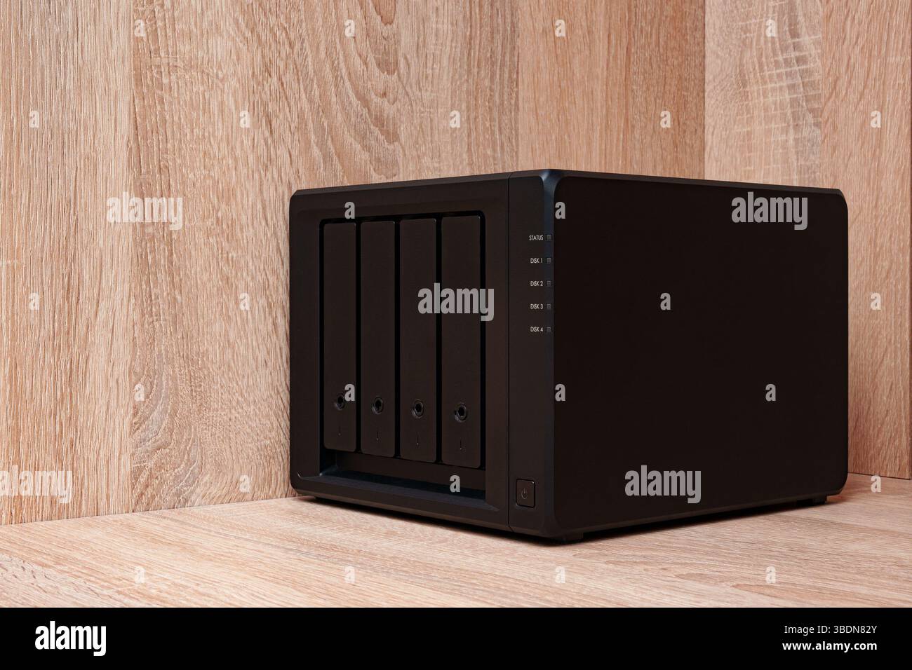Nas server text hi-res stock photography and images - Alamy