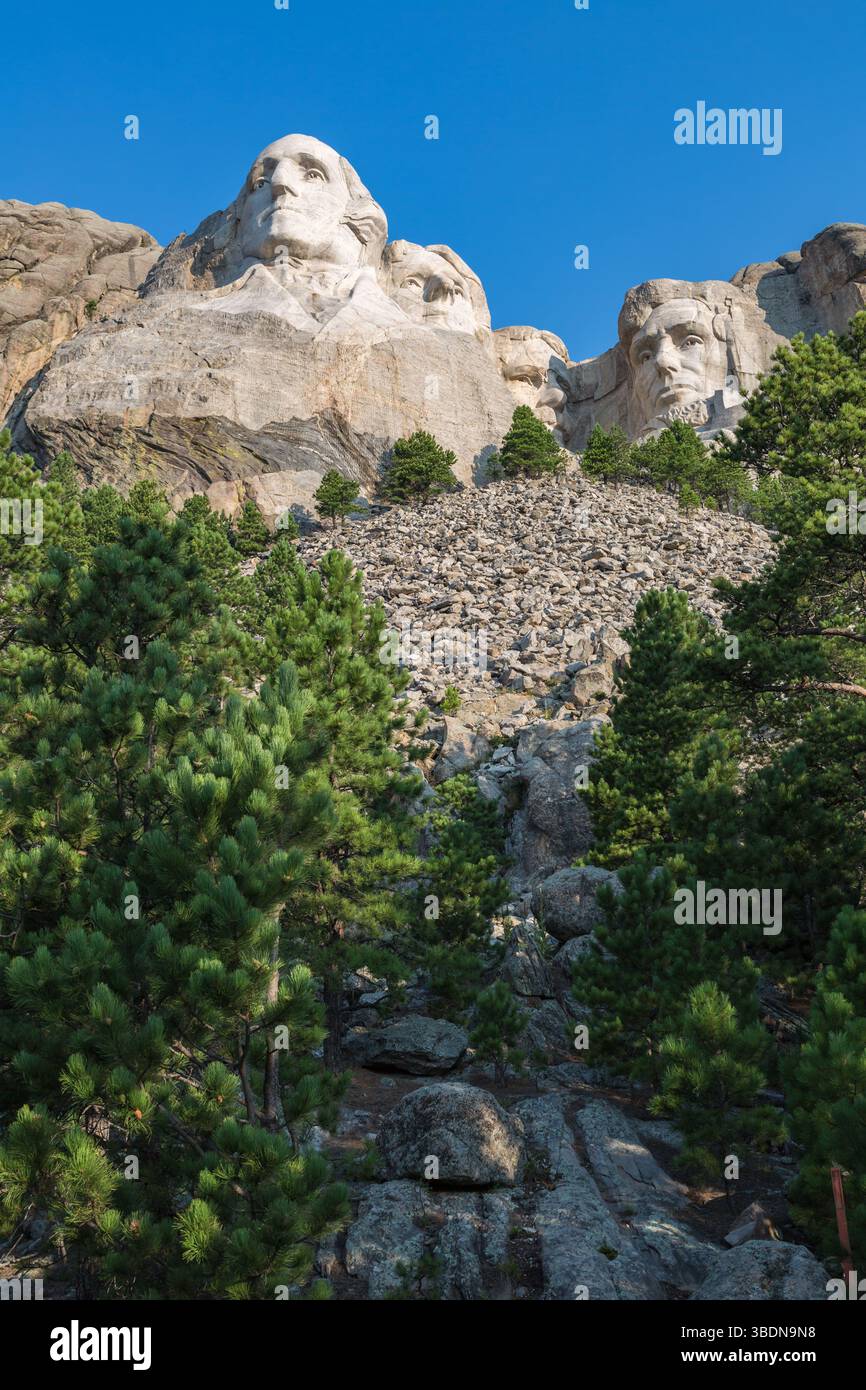 Carved granite busts of George Washington, Thomas Jefferson, Theodore ...
