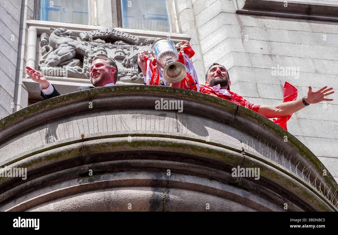 Aberdeen manager Jimmy Thelin (left) and captain Graeme Shinnie on the ...