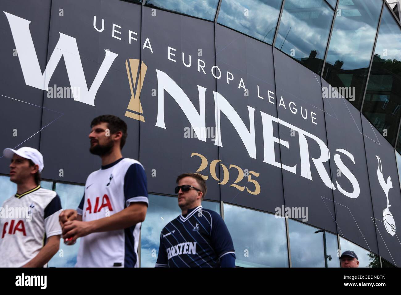 Tottenham Hotspur Stadium, London, UK. 25th May, 2025. Premier League ...