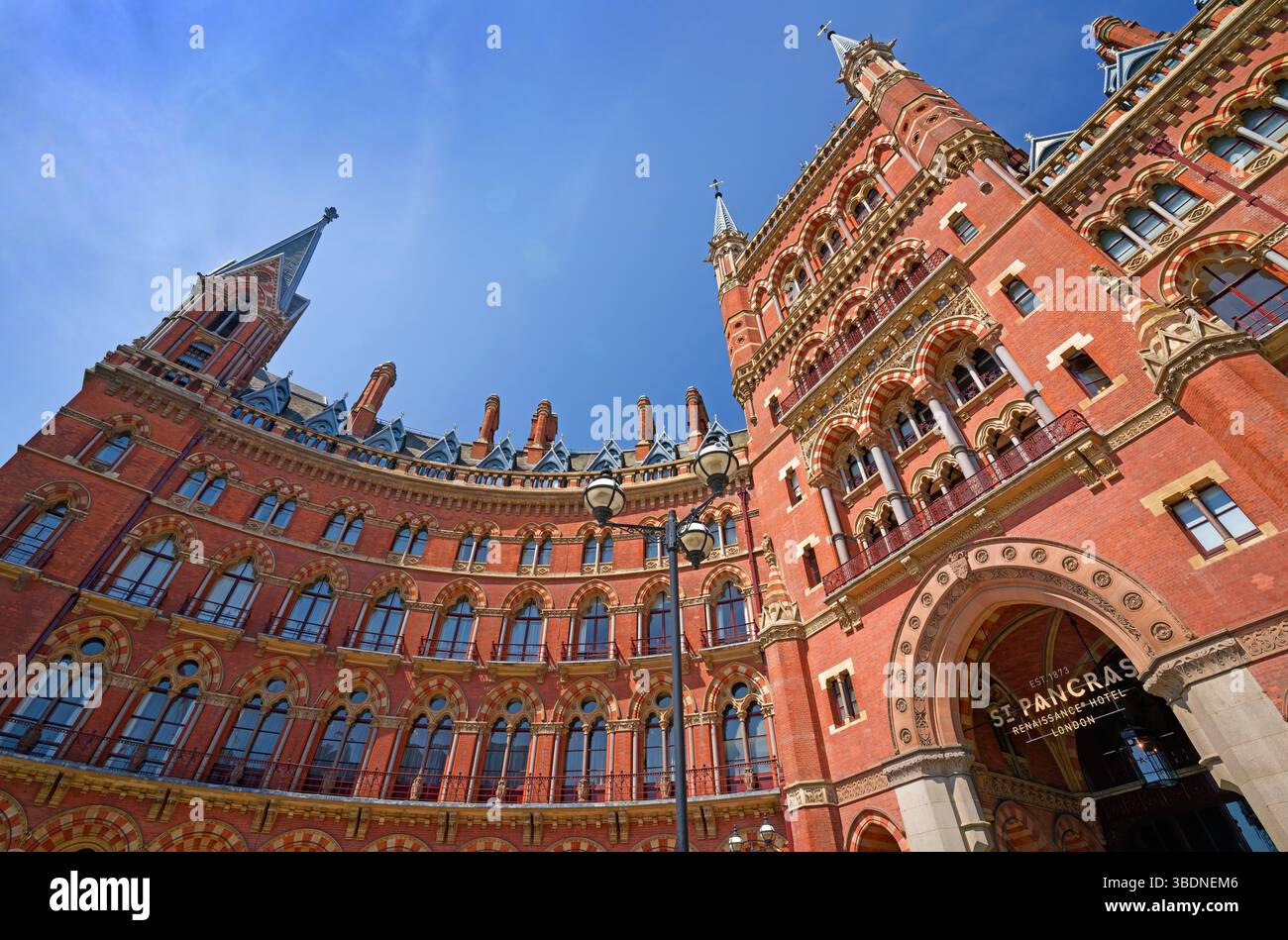 Cityscape historic pancras road london hi-res stock photography and ...