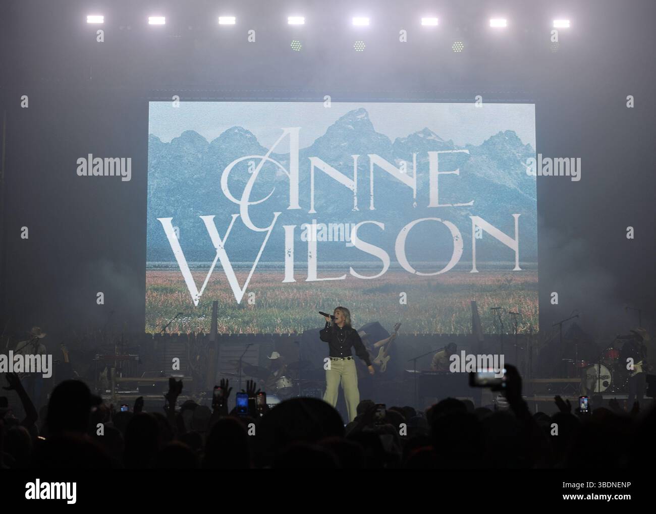 May 24, 2025, Norfolk, Virginia, USA: Patriotic Festival brings ANNE ...