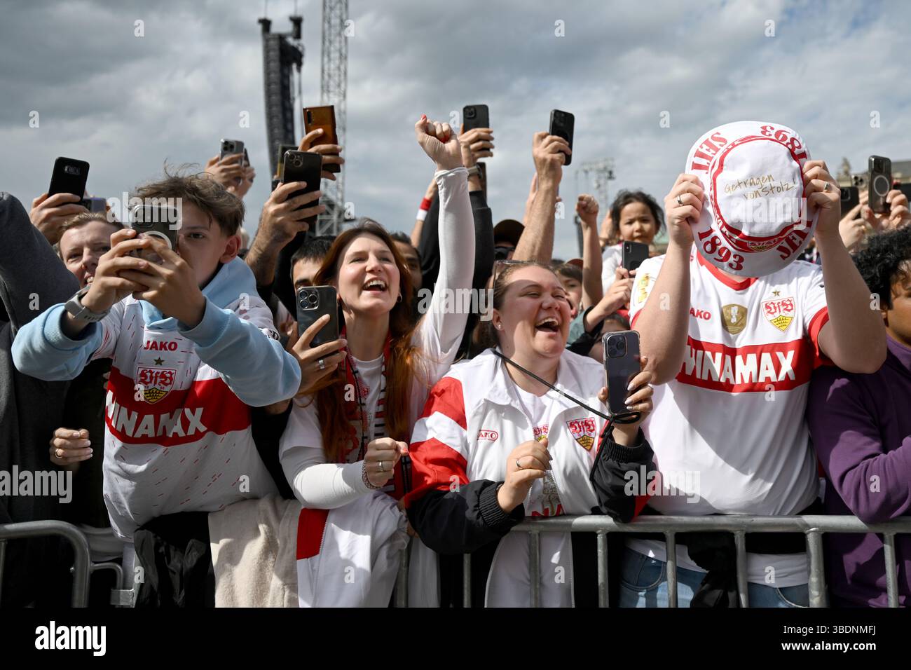 Stuttgart, Germany. 25th May, 2025. Soccer: DFB Cup, Arminia Bielefeld - VfB Stuttgart, after ...