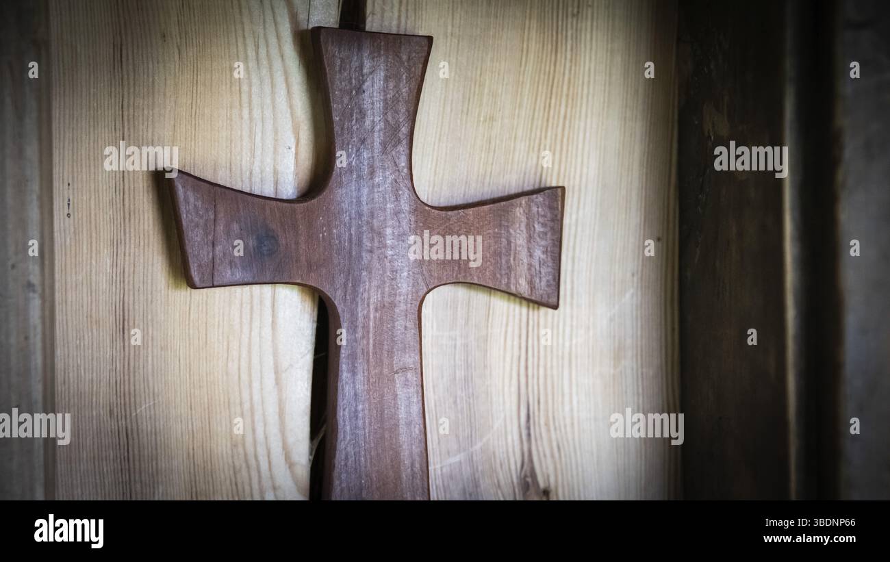 Wooden cross, chapel, Fokstugu farm, Fjellstue, pilgrims' accommodation ...