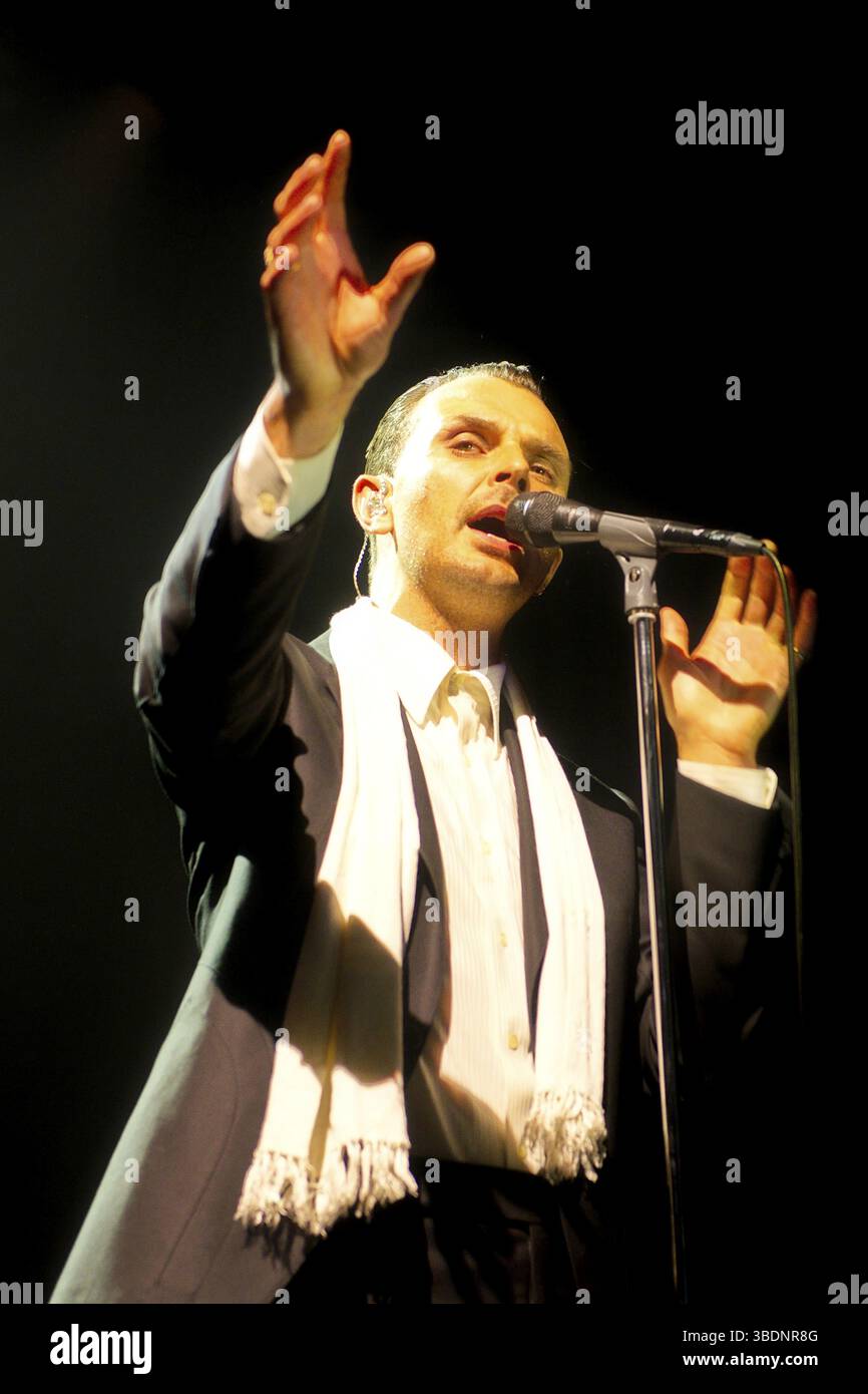 Theo Hutchcraft (singer) from HURTS live on 15 Years of Happiness Tour ...