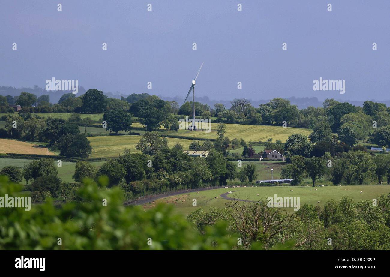 Moira, County Down, Northern Ireland, UK. 25 May 2025,. UK weather - a ...