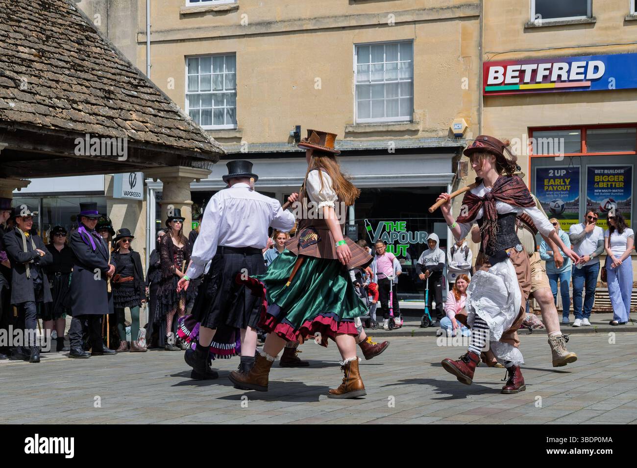 Chippenham, Wiltshire, UK, 25th May, 2025. Members of the Steampunk ...