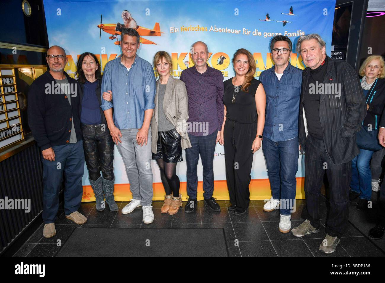 AKIKO DER FLIEGENDE AFFE- Michael Kind Benno Fürmann Fuermann Heike ...