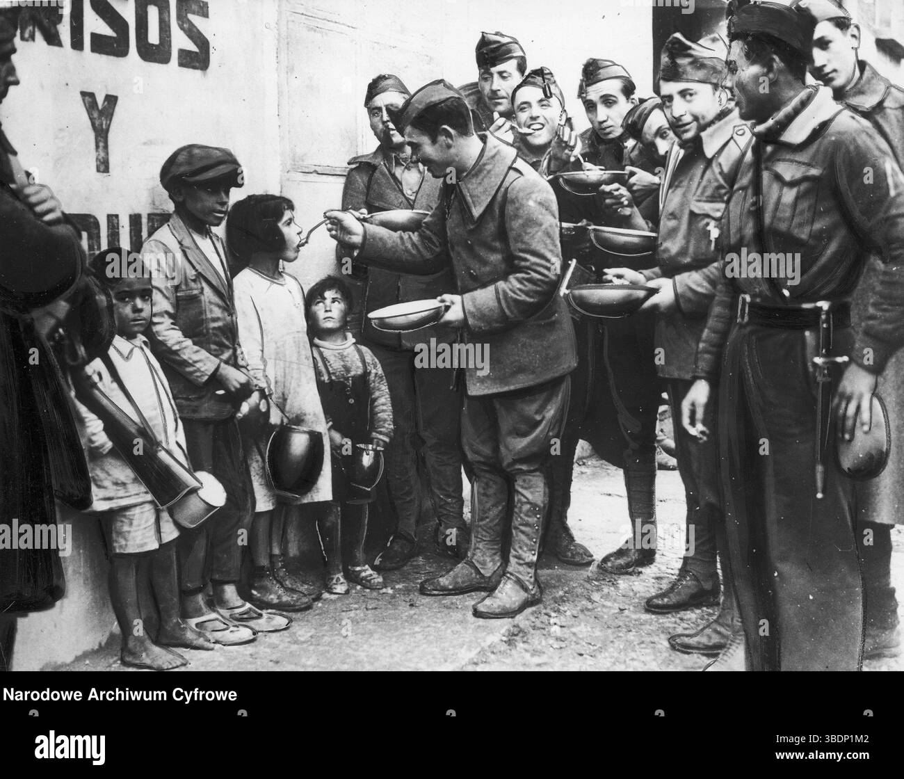 Civil War Spain: 1936 Madrid Front: National Army soldiers feed ...