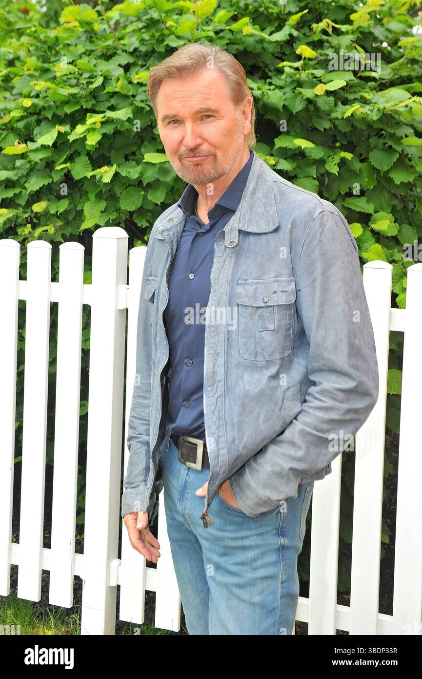 ZDF - Fernsehgarten. Sänger Nik P. während der ZDF - Unterhaltungsshow ...