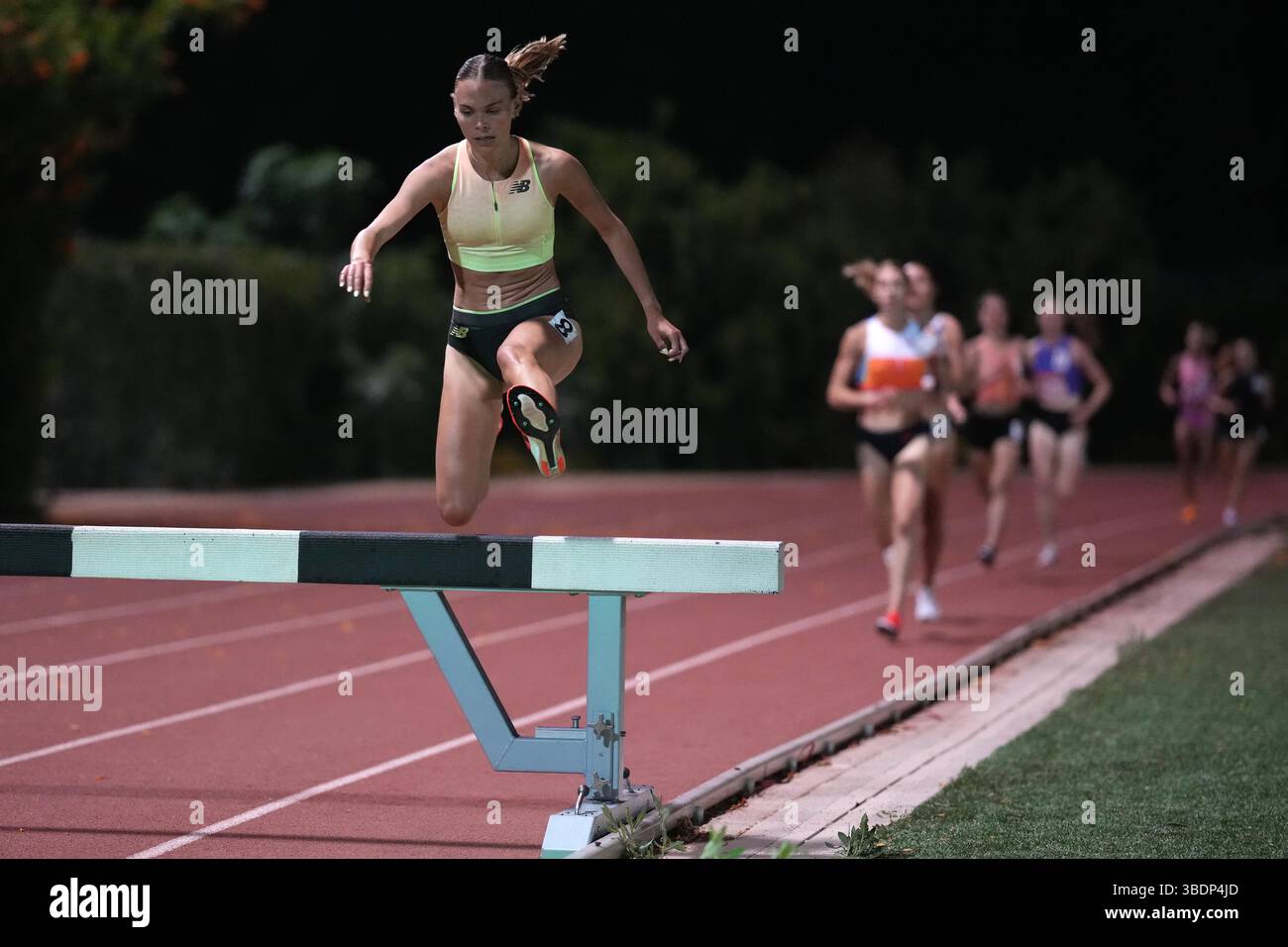 Elise Thorner (GBR) wins the USATF women's steeplechase in 9:17.57 ...