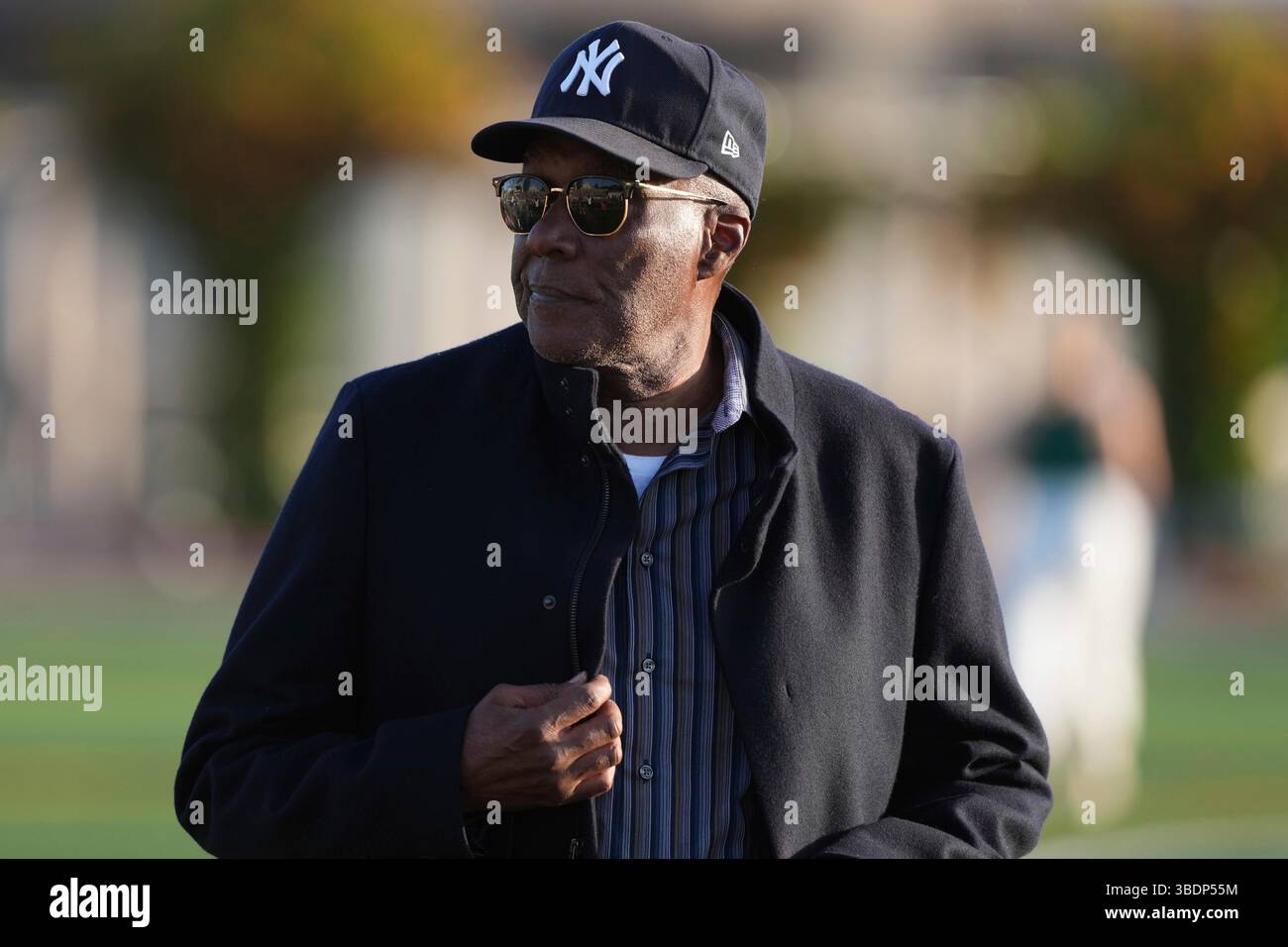 Bobby Kersee watches during Sound Running Track Fest at Occidental ...