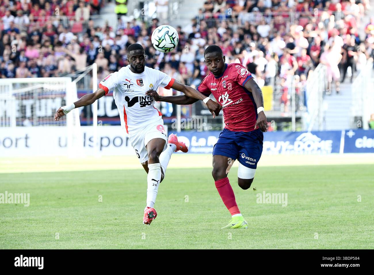 26 Demba THIAM (usbco) - 31 Baila DIALLO (cf63) during the playoffs ...