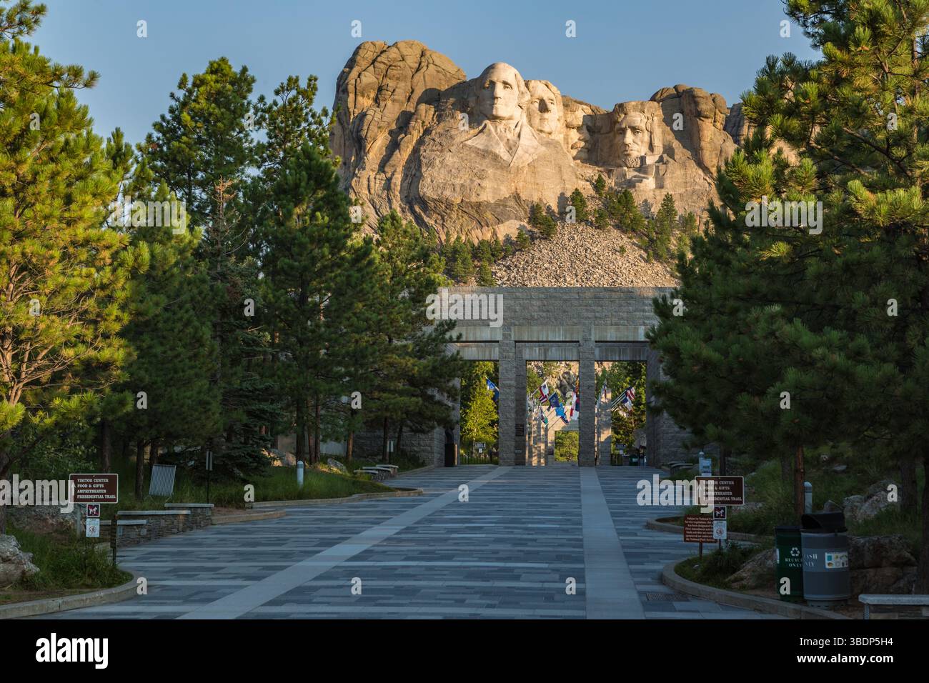 Carved granite busts of George Washington, Thomas Jefferson, Theodore ...