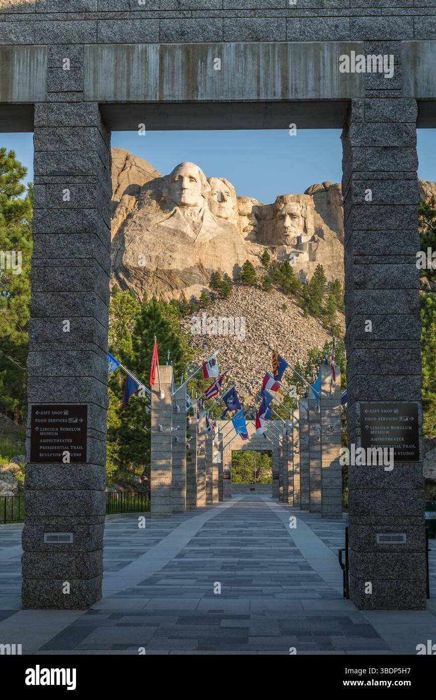 Carved granite busts of George Washington, Thomas Jefferson, Theodore ...